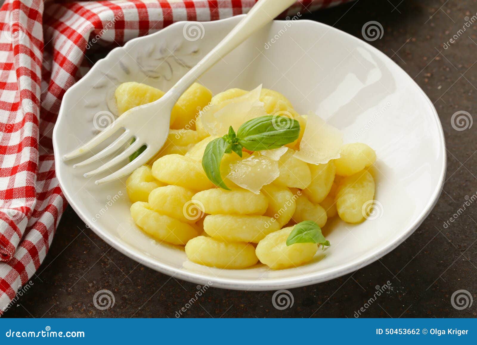 Gnocchi Italiano Tradicional Foto de archivo - Imagen de cena, crudo ...