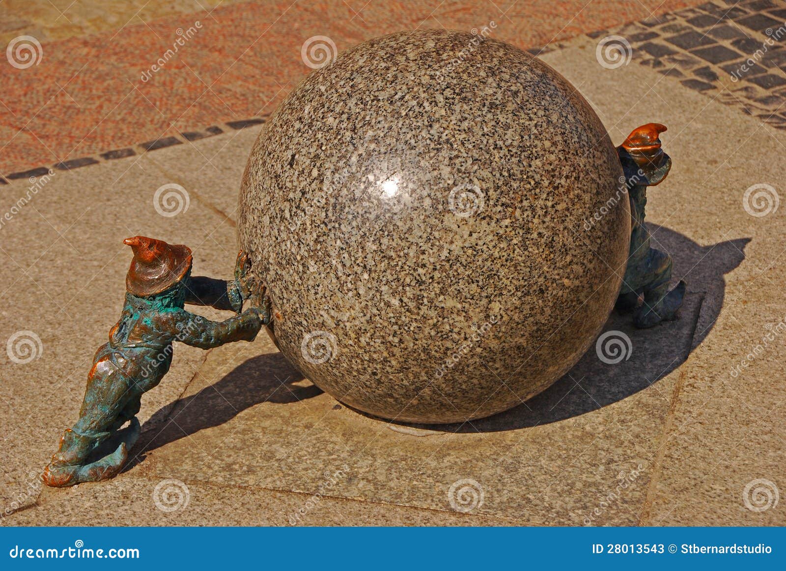Gnome in Wroclaw editorial stock photo. Image of dwarf - 28013543
