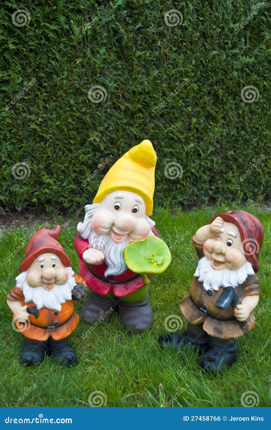 Gnomos del jardín foto de archivo. Imagen de gnomo, riéndose - 27458766