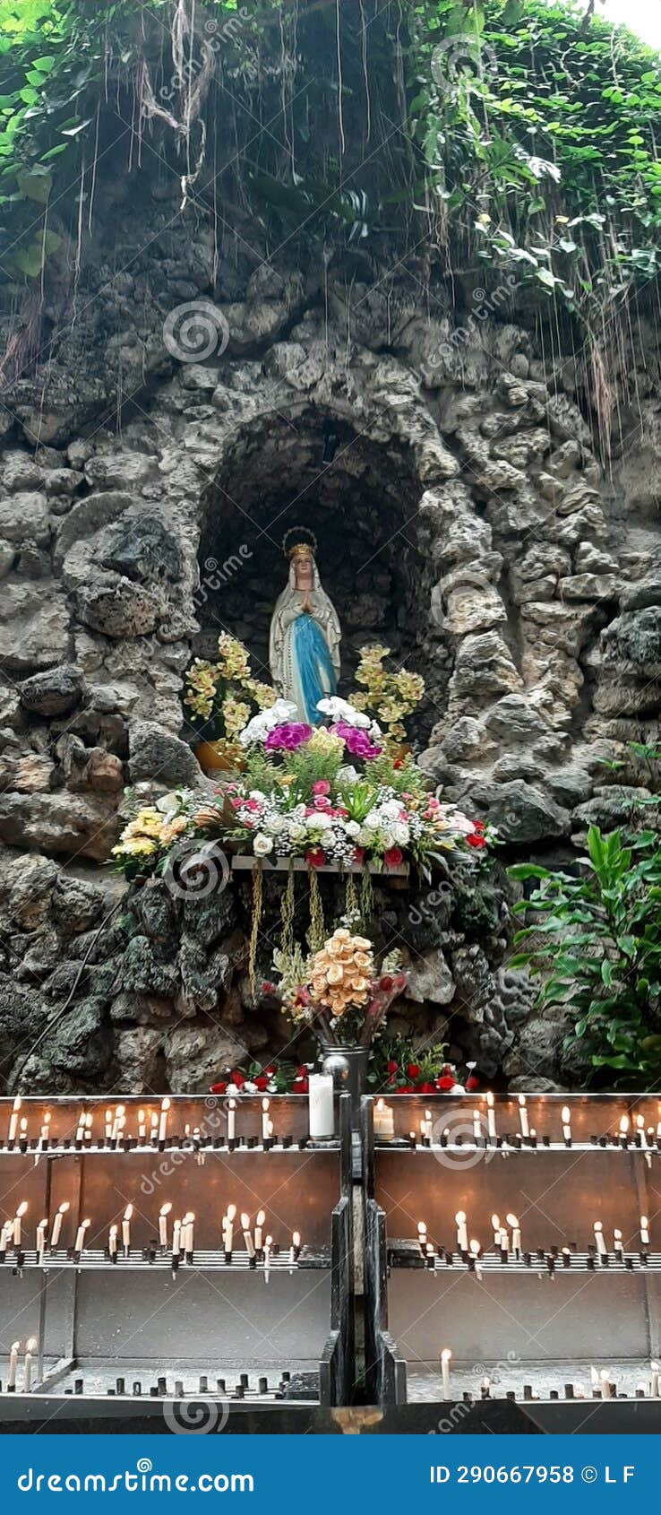 Goa Maria at Katedral Jakarta Stock Photo - Image of katedral, mary ...