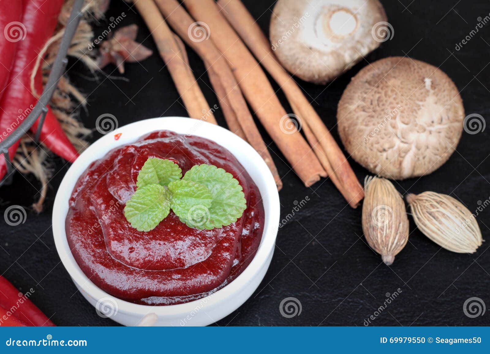 Gochujang Coreano Da Pimenta Vermelha Para Cozinhar Foto de Stock ...
