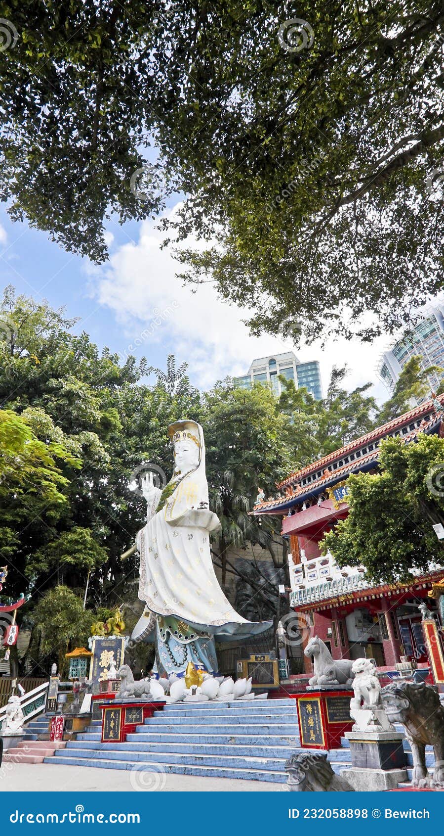 God of Mercy at Repulse Bay, Hong Kong Editorial Stock Photo - Image of ...