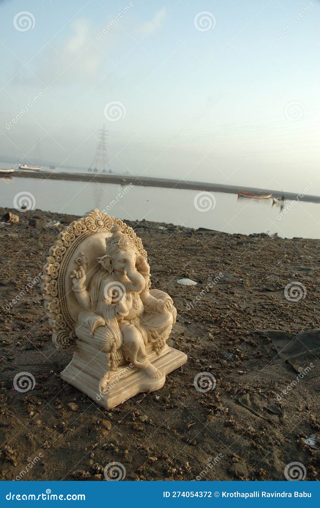 God Statue in the Mud India Stock Photo - Image of happy, appliances ...