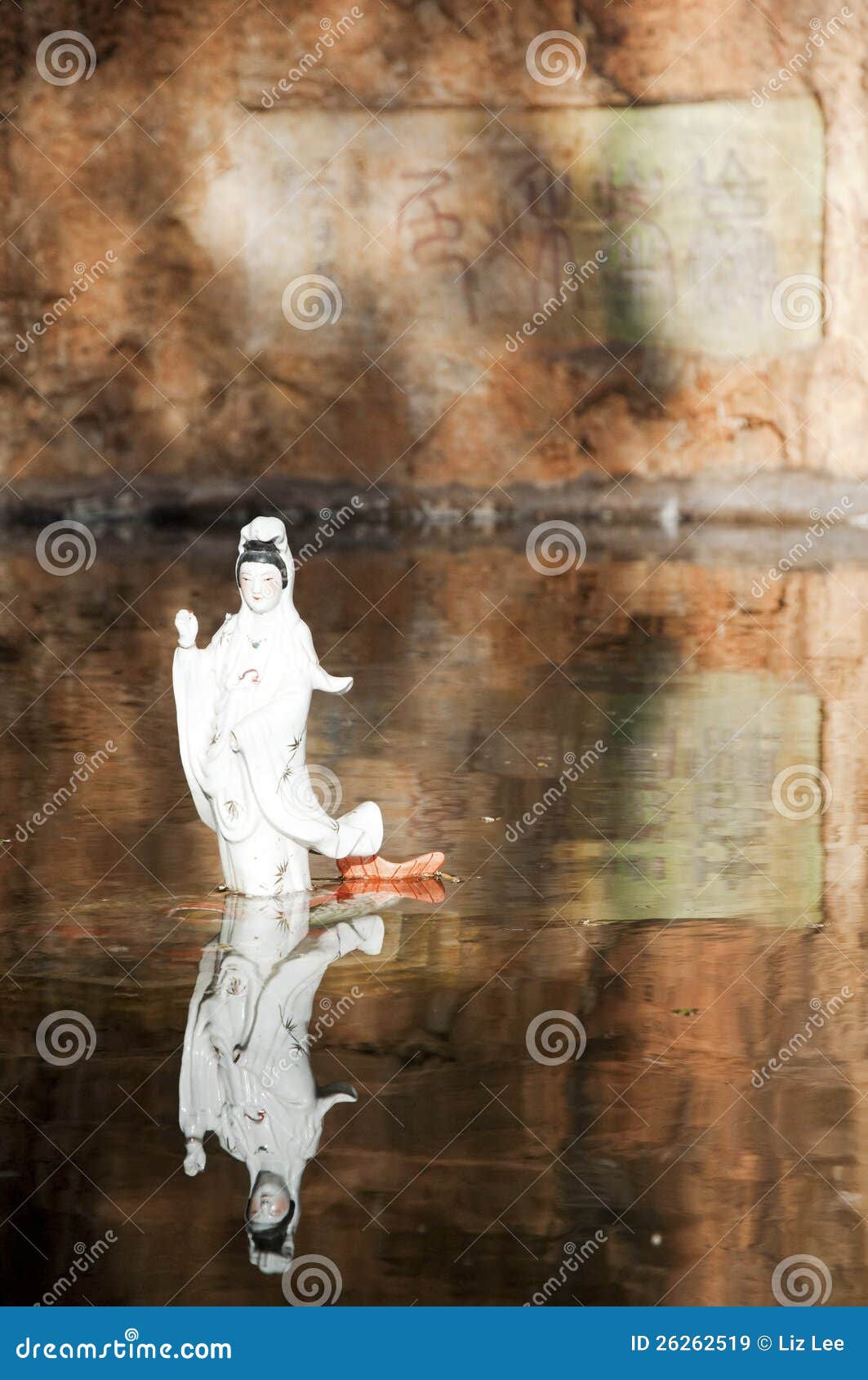 Goddess Guanyin Statue with Reflection Stock Image - Image of goddess ...