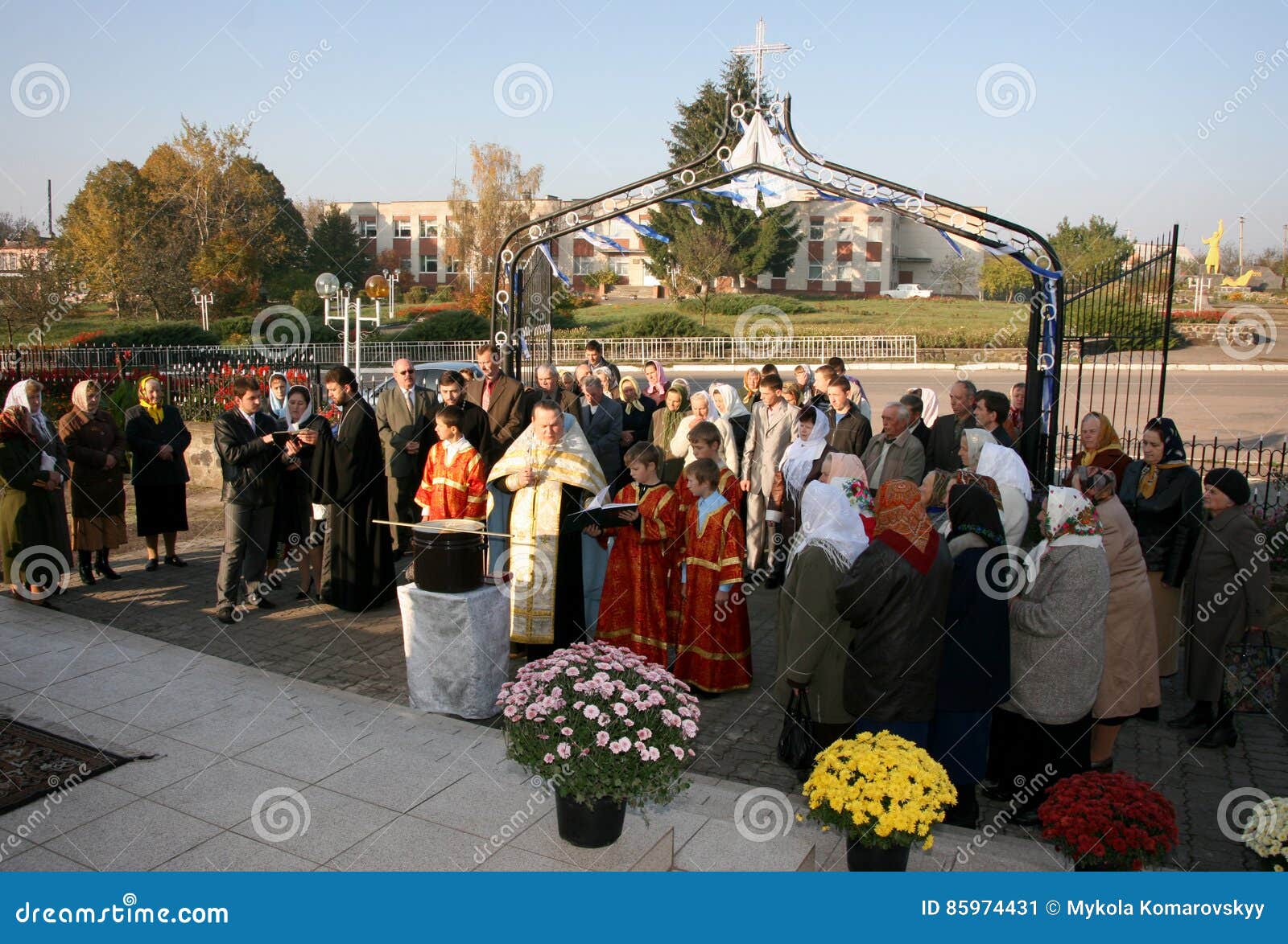 Godsdienst redactionele foto. Image of mensen, soutane - 85974431