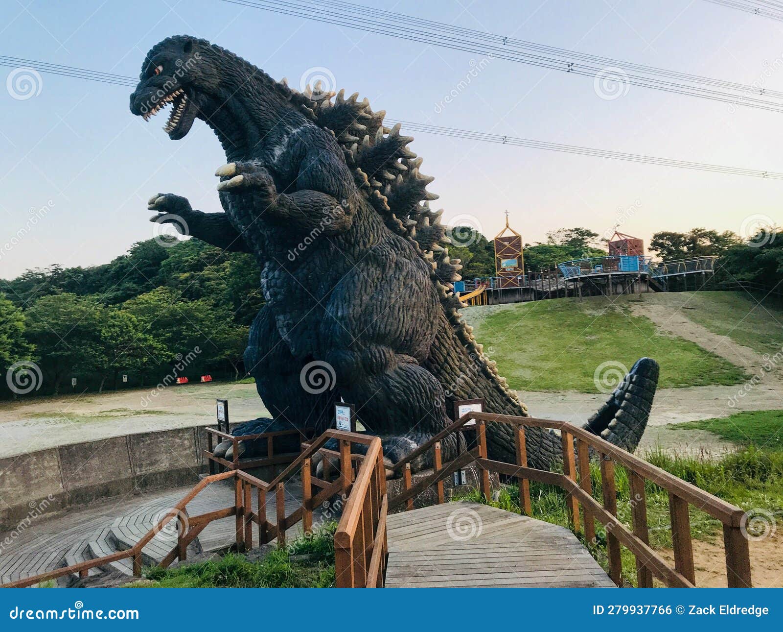 Godzilla statue in Japan editorial photo. Image of park - 279937766