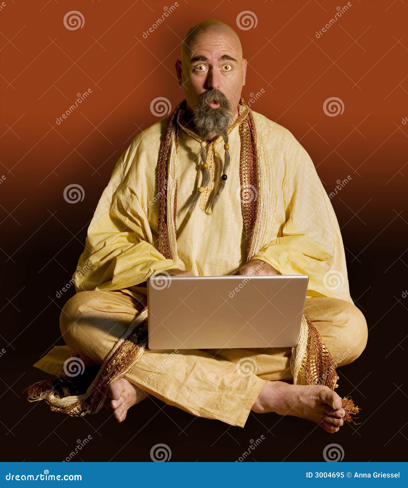 Goeroe Wih Een Laptop Computer Stock Afbeelding - Image of magisch ...