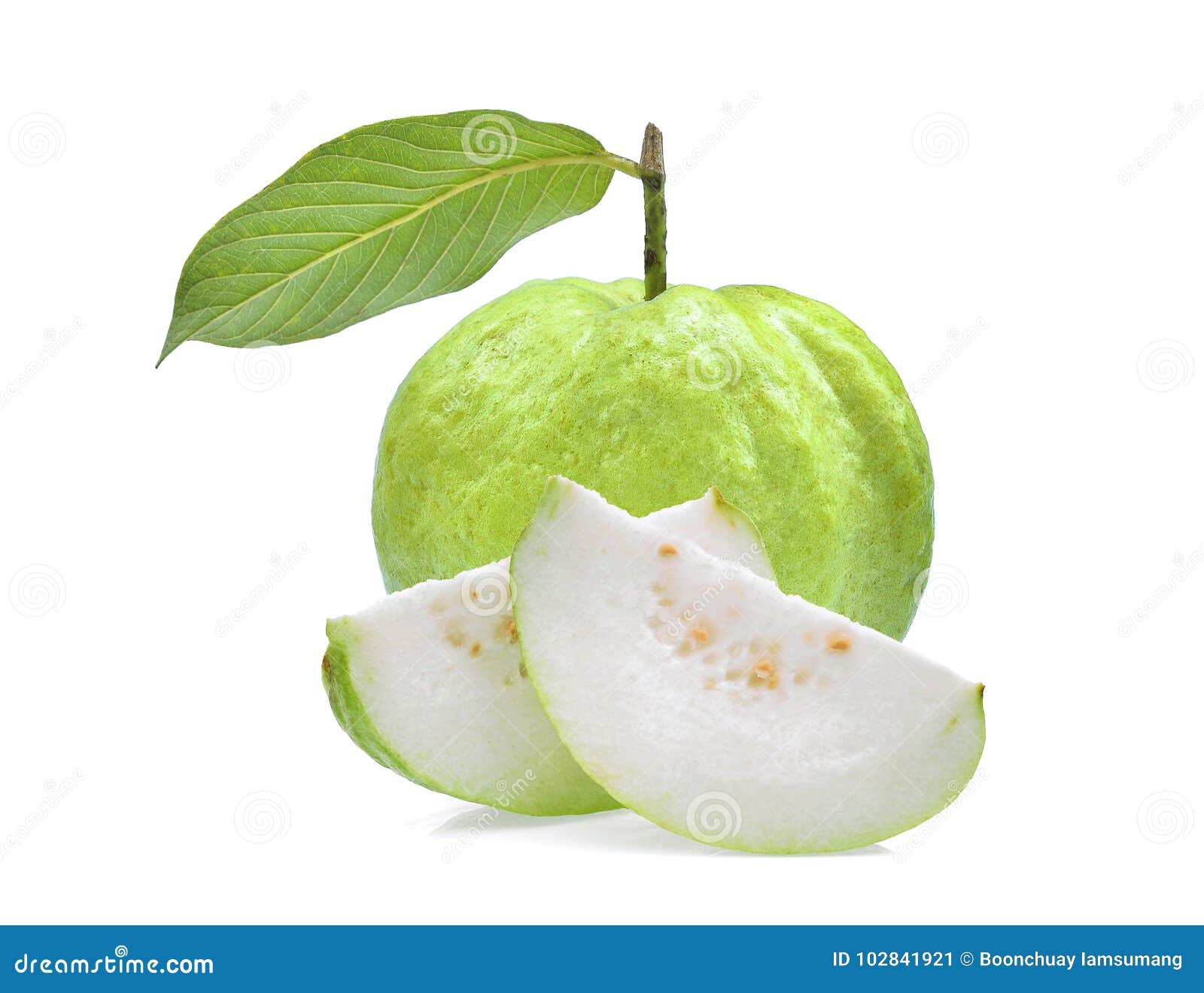 Goiaba Fresca Com Folha Verde E Fatia Isolada No Branco Imagem de Stock ...