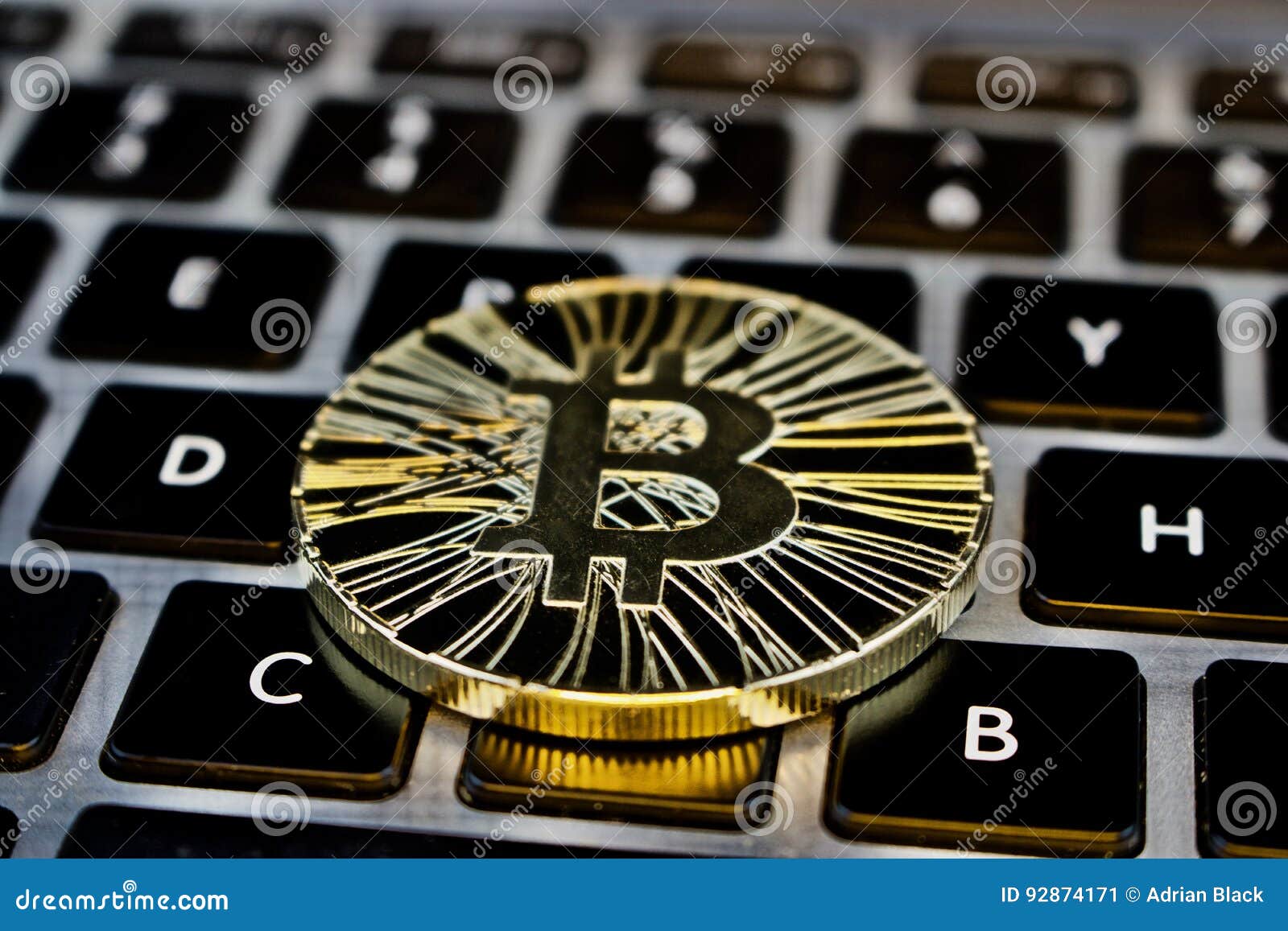 Gold Bitcoin Coin on the Keyboard Stock Image - Image of trade, savings ...
