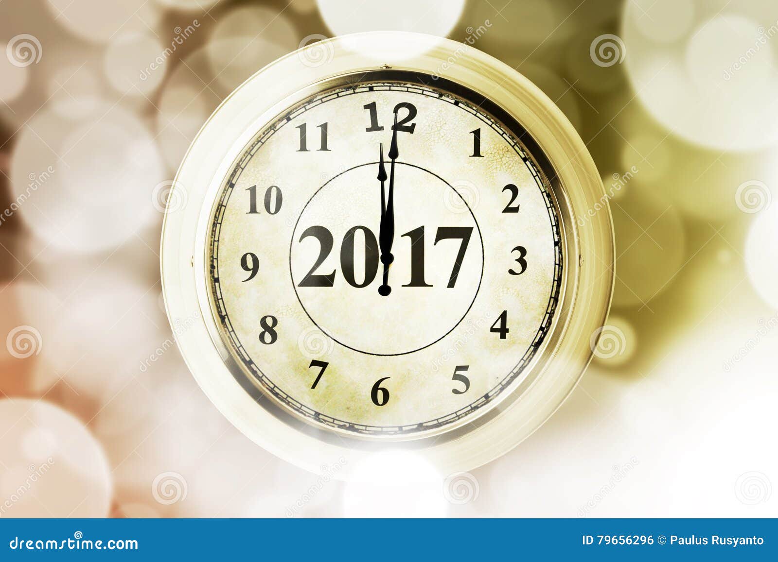 Gold Clock and Numbers 2017 with Glitter Stock Photo - Image of golden ...