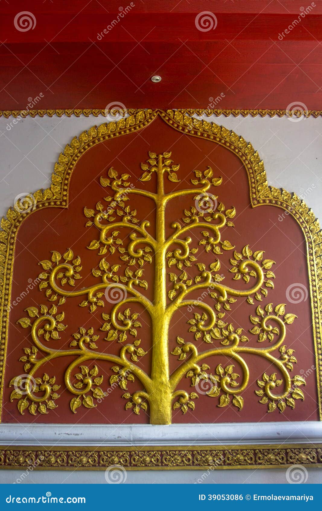 The Gold Design Tree of Thai Style Stock Photo - Image of design ...