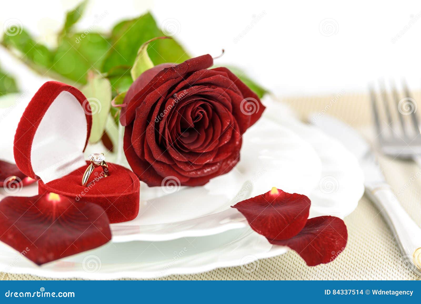 Gold Engagement Ring and Red Rose Stock Photo - Image of gift, dinning ...