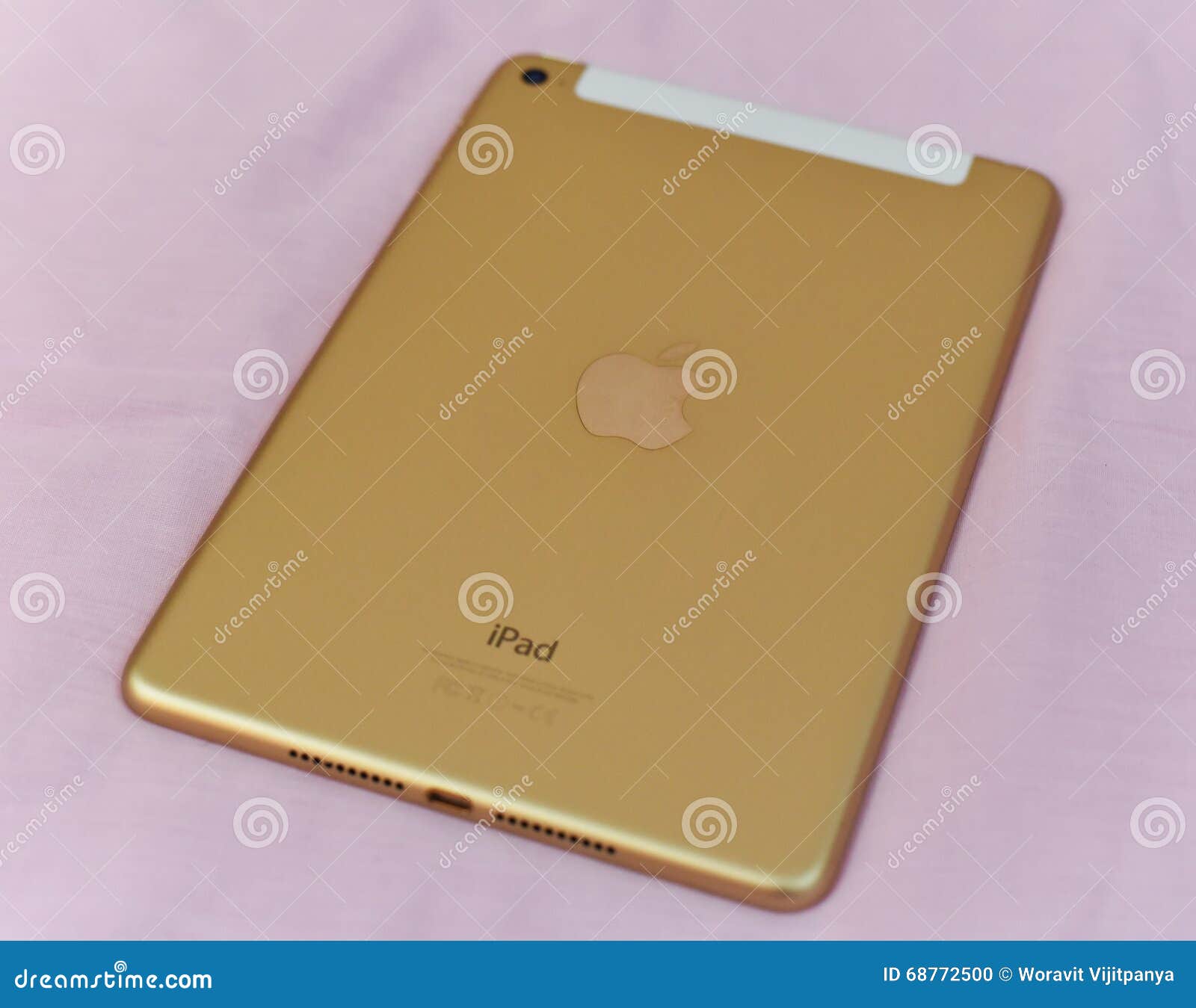 Gold ipad editorial image. Image of ebook, computer, modern - 68772500