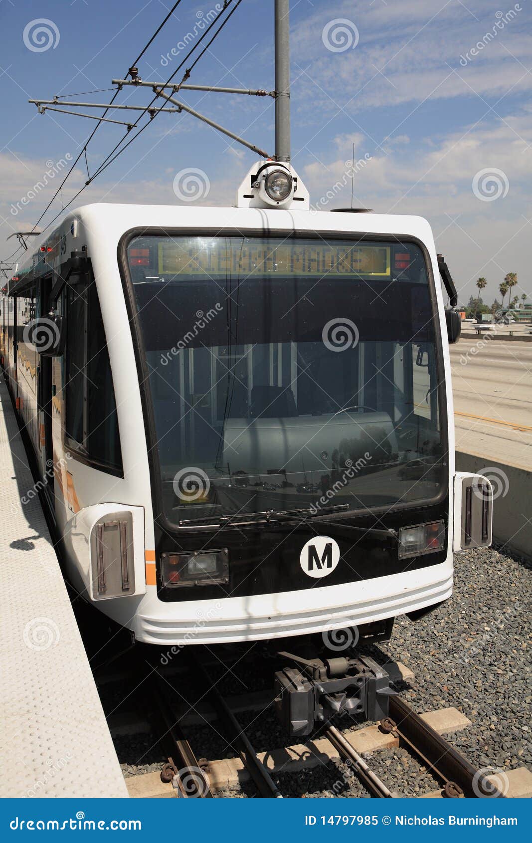 Gold Line Train in Los Angeles County Editorial Image - Image of ...