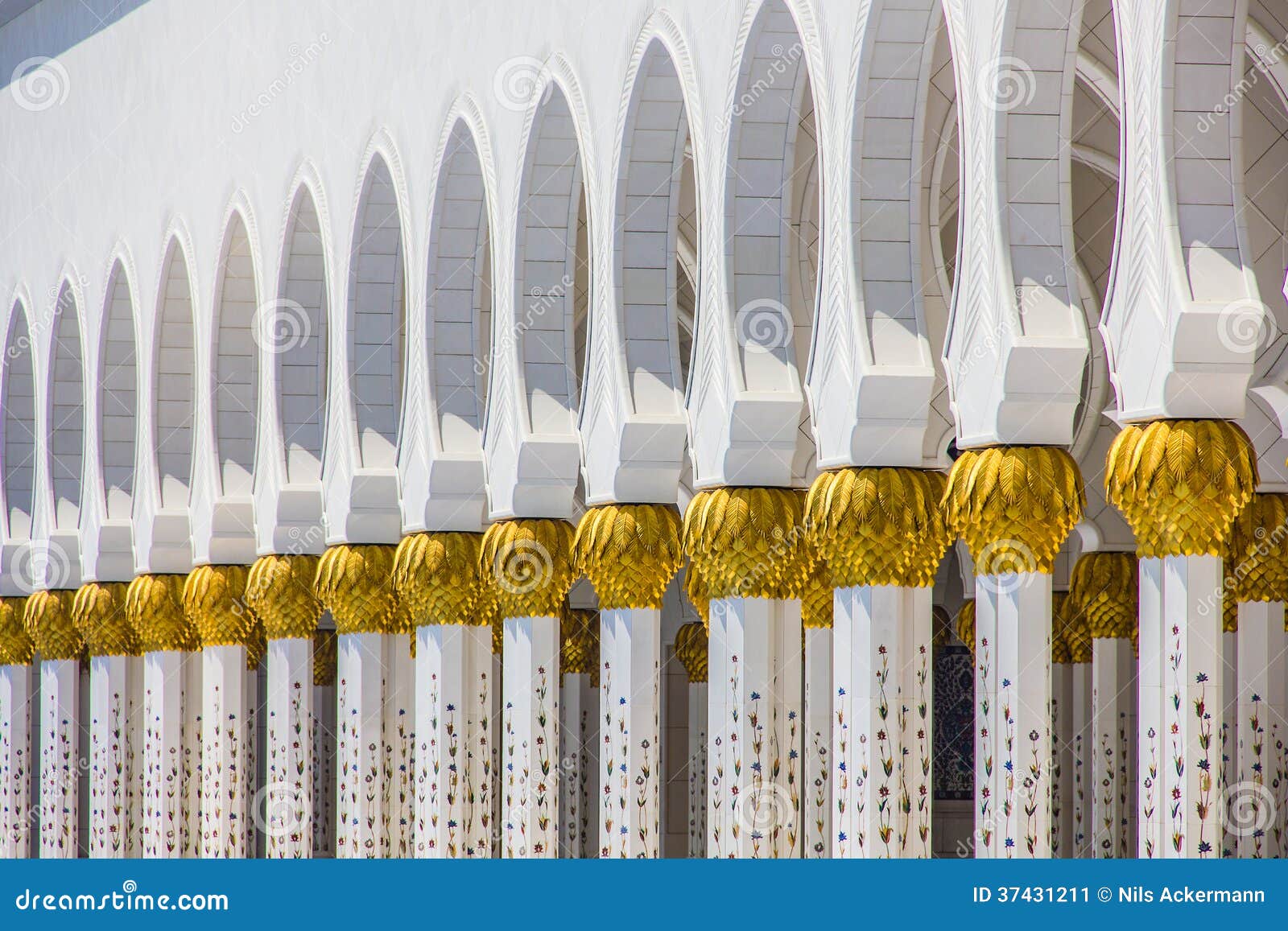 Gold and Marble Pattern at the Sheikh Zayed Mosque in Abu Dhabi ...