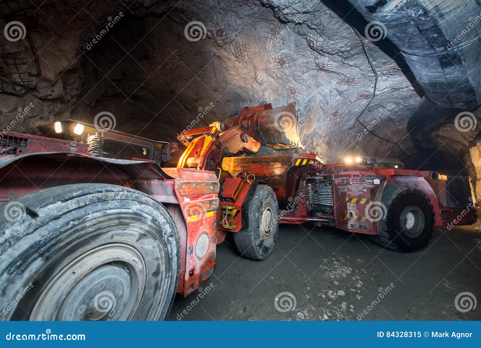 Gold mining underground stock image. Image of cave, subterranean - 84328315