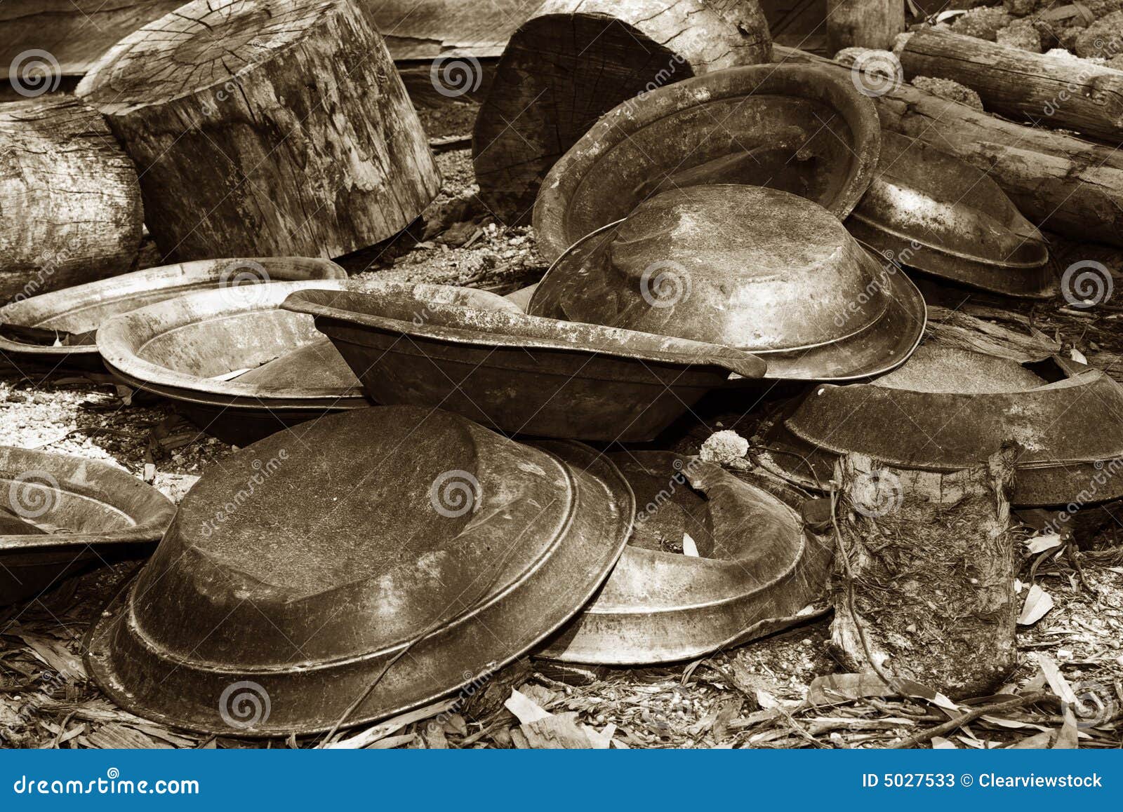 Gold pans in sepia stock image. Image of hunt, goldpanning - 5027533