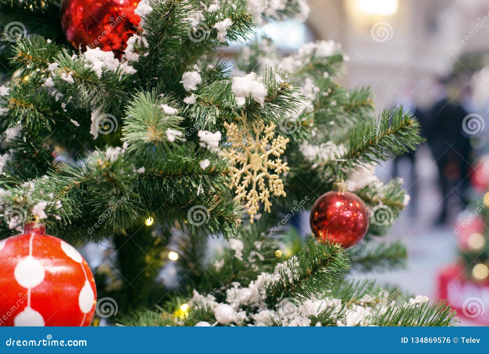 Gold Snowflake on the Xmass Tree Stock Photo - Image of gold, design ...