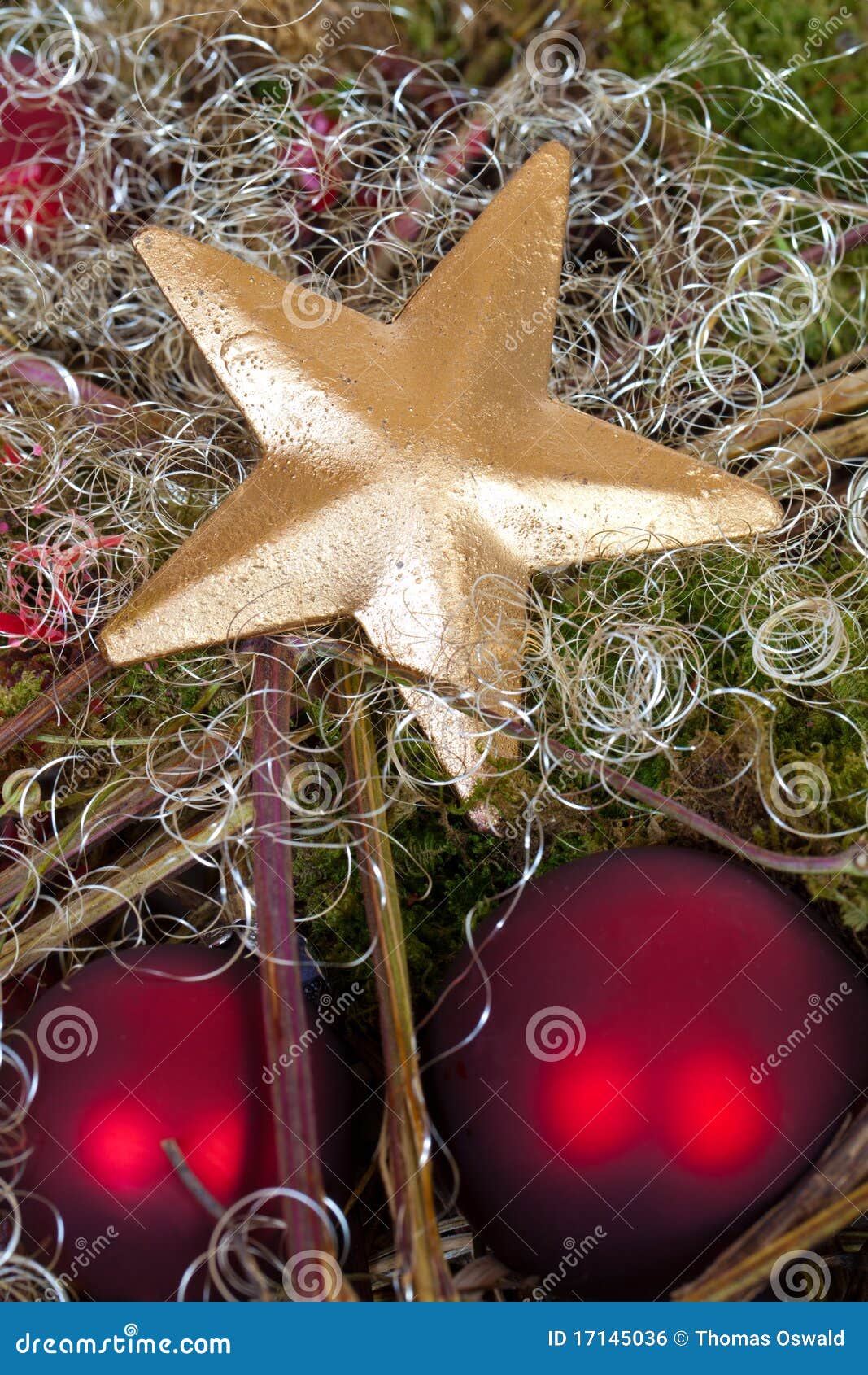 Gold star with red balls stock photo. Image of ball, christmas - 17145036