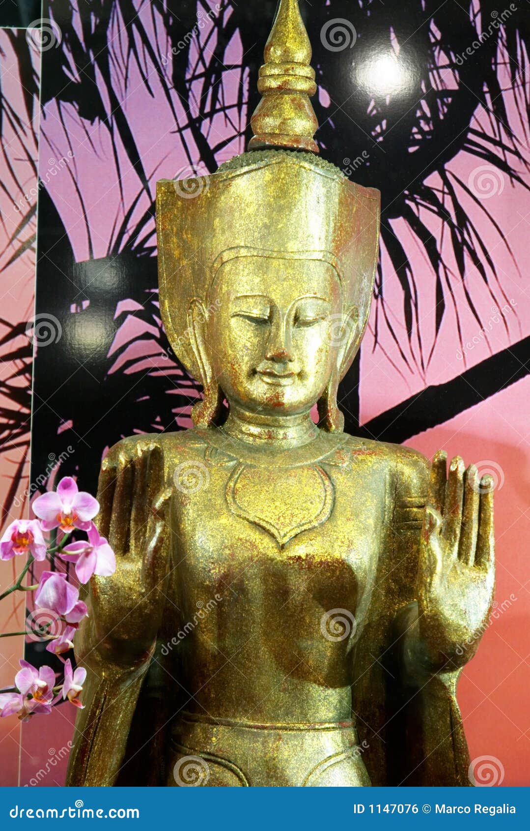 Gold statue stock photo. Image of statuette, figurine - 1147076