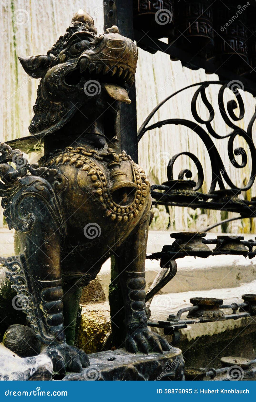 Gold Statue of Eastern Religion Dragon Animal Stock Image - Image of ...