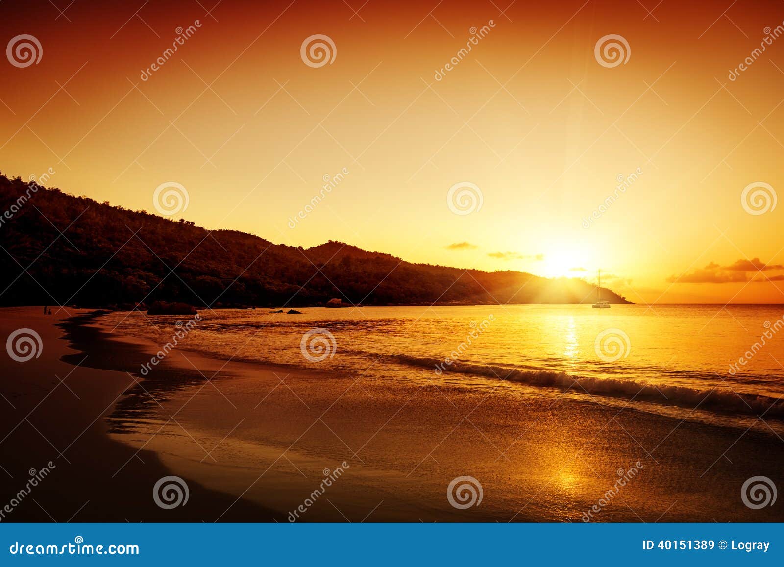 Gold Sunset on the Sand Beach Stock Image - Image of orange, relaxation ...