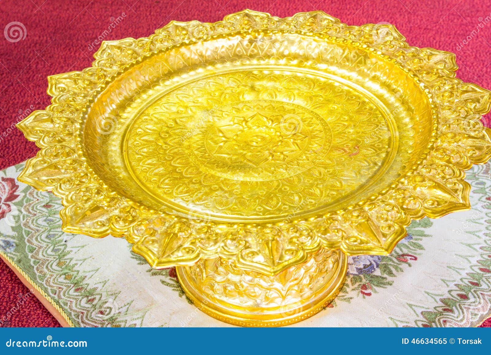 Gold tray stock image. Image of glitter, engraving, serving - 46634565