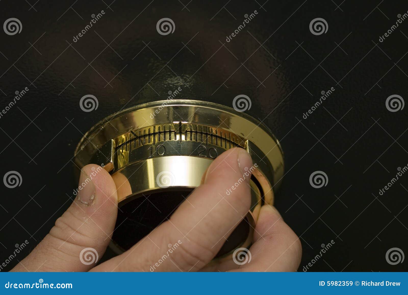 Gold Vault Combination Dial Stock Image - Image of dial, fingernail ...