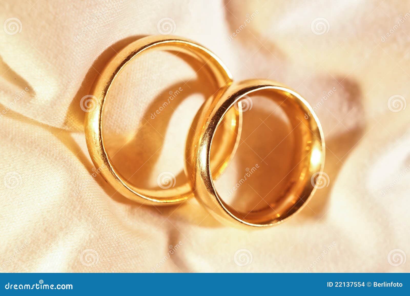 Gold wedding rings stock photo. Image of shines, shine - 22137554