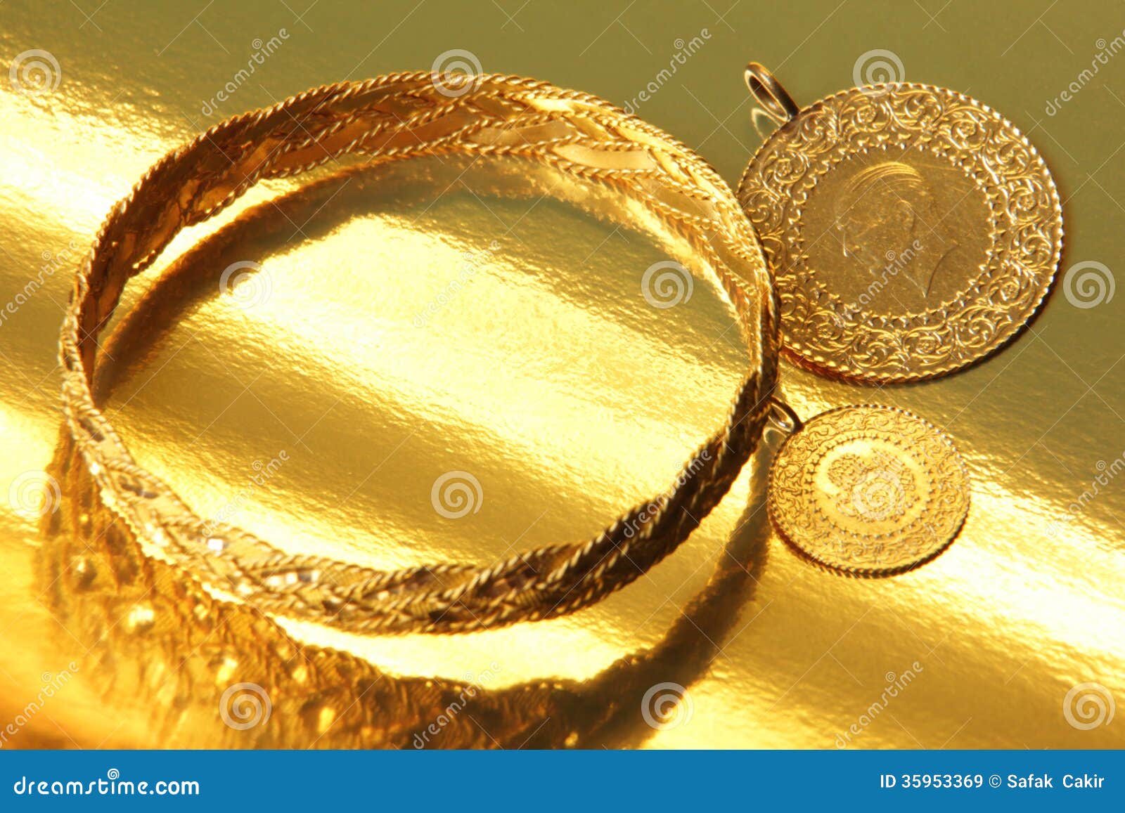 Gold stock image. Image of diamonds, dubai, glamour, jewelry - 35953369