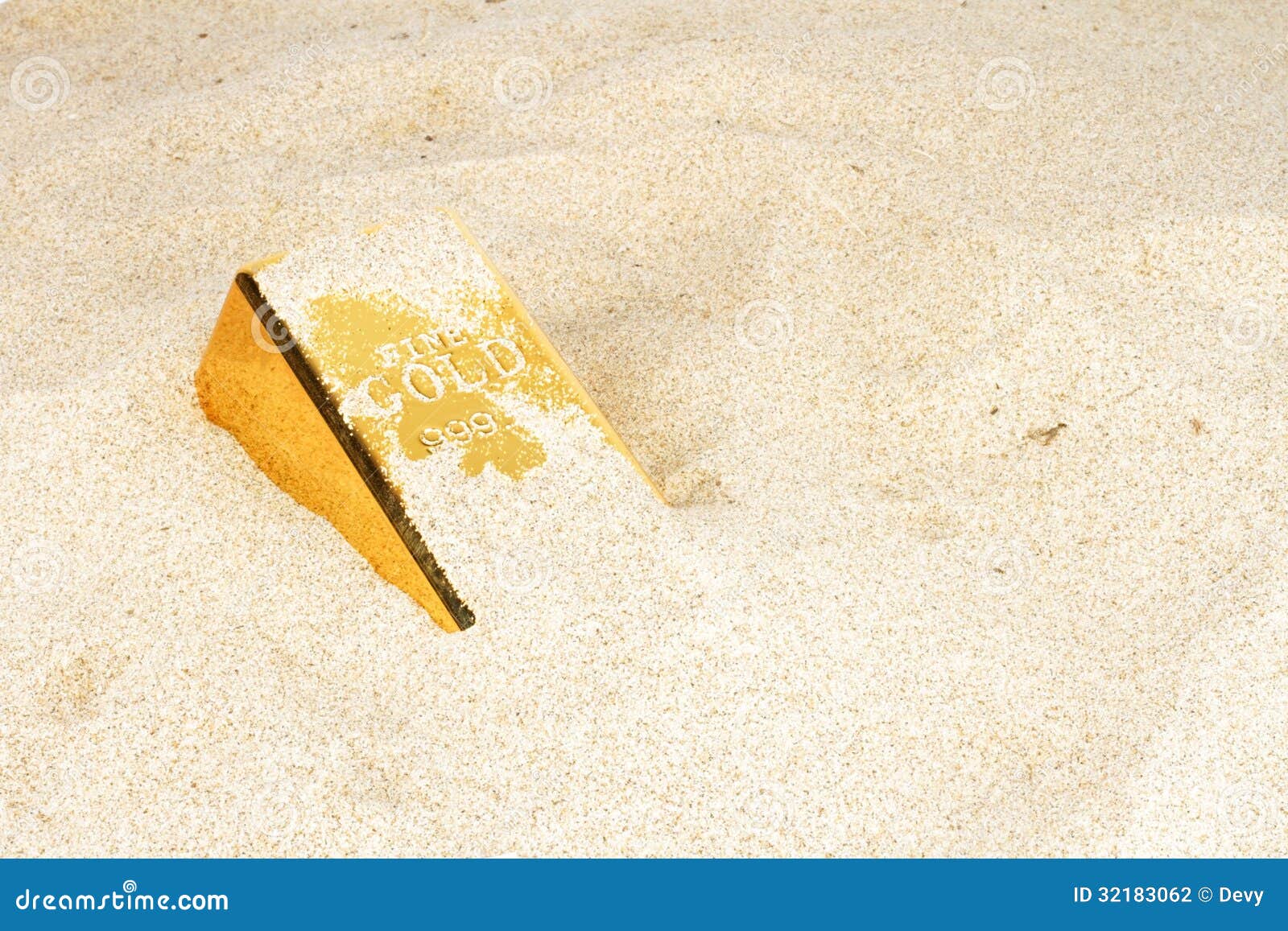 Goldbar in sand stock photo. Image of spring, brick, metal - 32183062