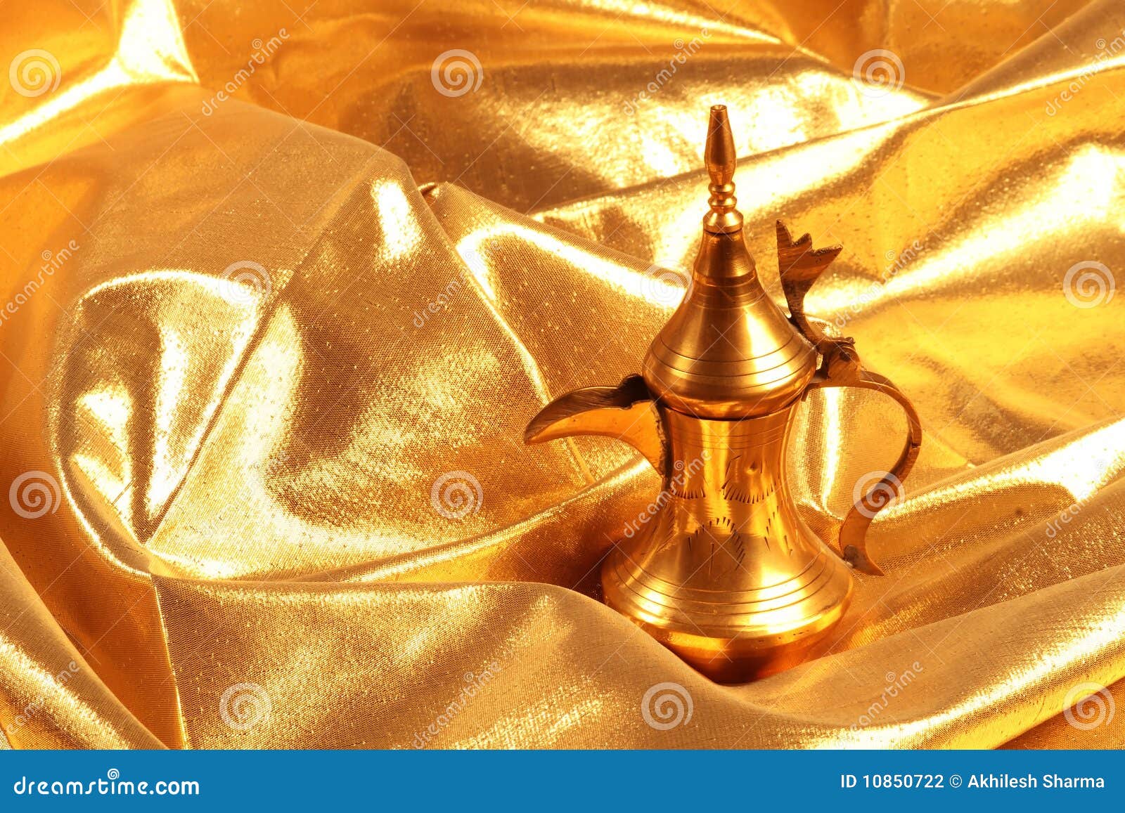 Arabic Coffee Pot `Dallah`and Date Fruit Royalty-Free Stock Photography ...