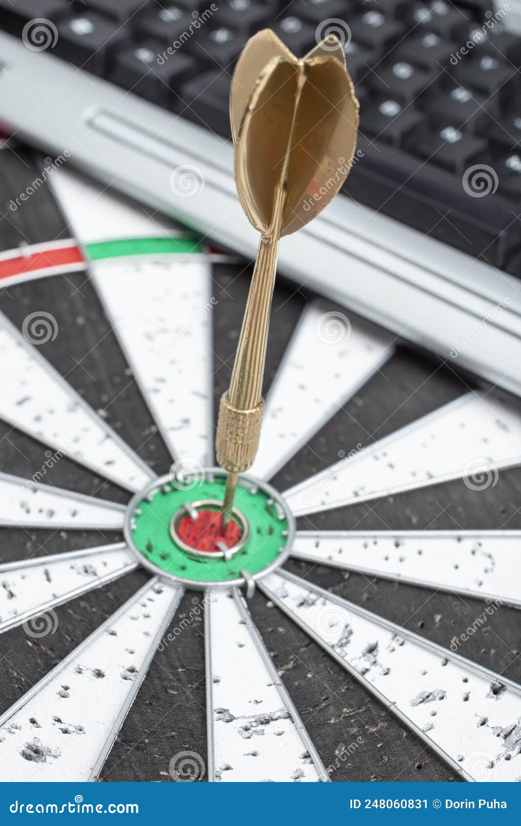 Arrow Dart in the Middle of an Dart Board Stock Image - Image of ...