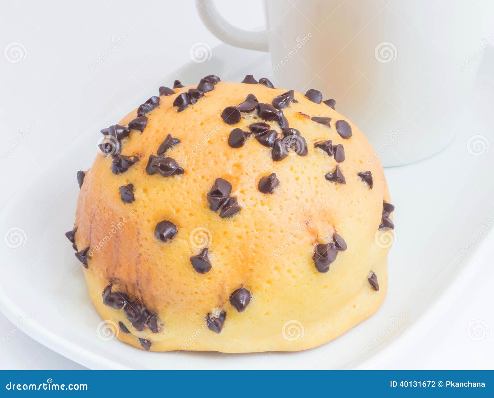 Golden Brown Chocolate Chip Bun Stock Photo - Image of cuisine, bakery ...