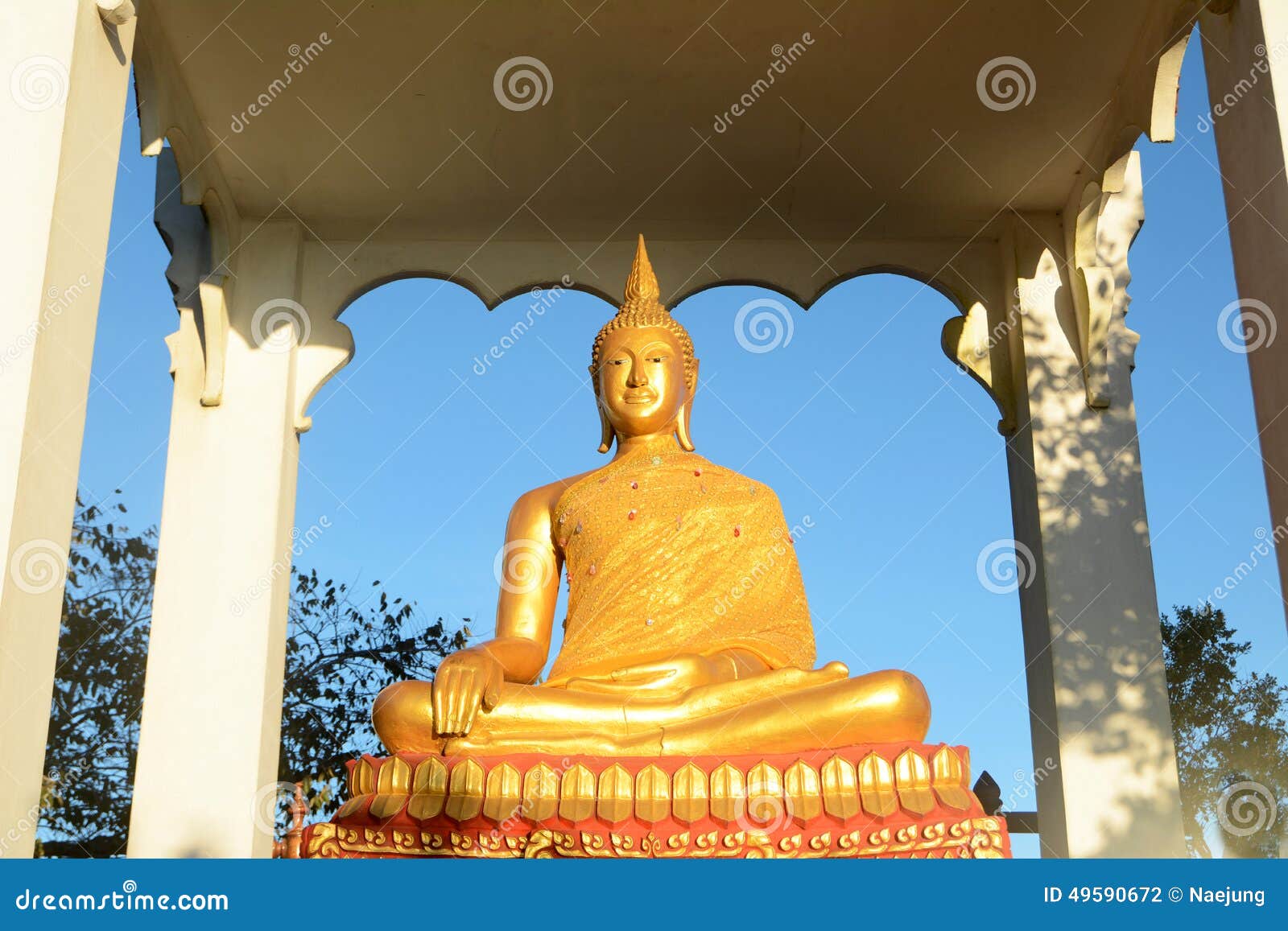 Golden Budda Statue Royalty-Free Stock Image | CartoonDealer.com #42680890