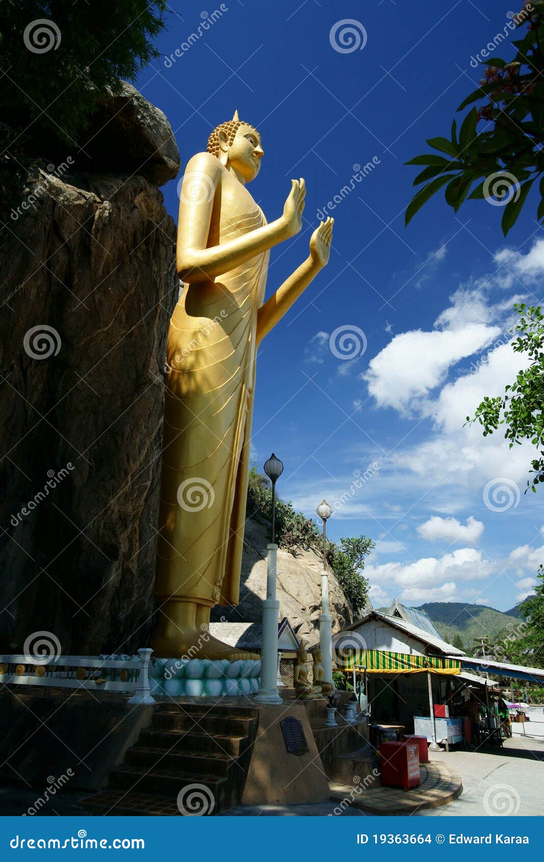 Buddha`s Statue In Viharamahadevi Park Colombo Sri Lanka Editorial ...