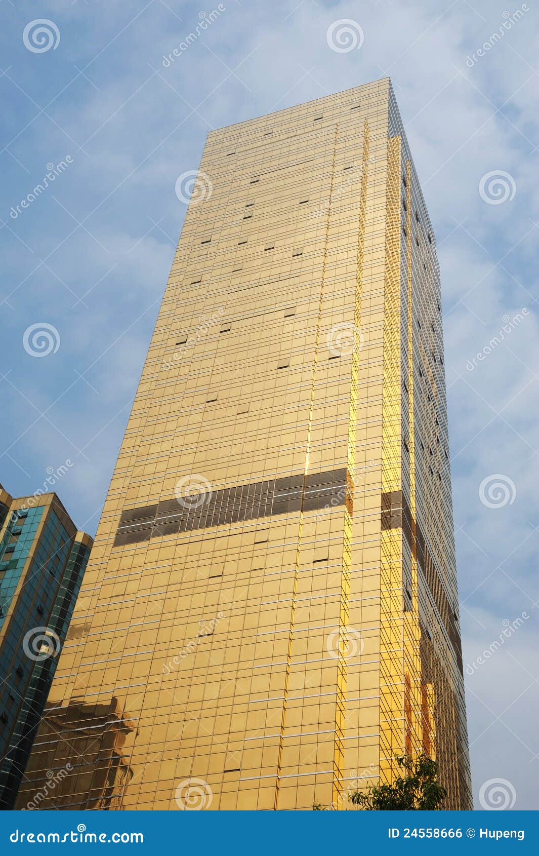 Golden Building in Guangzhou Stock Photo - Image of chinese, city: 24558666
