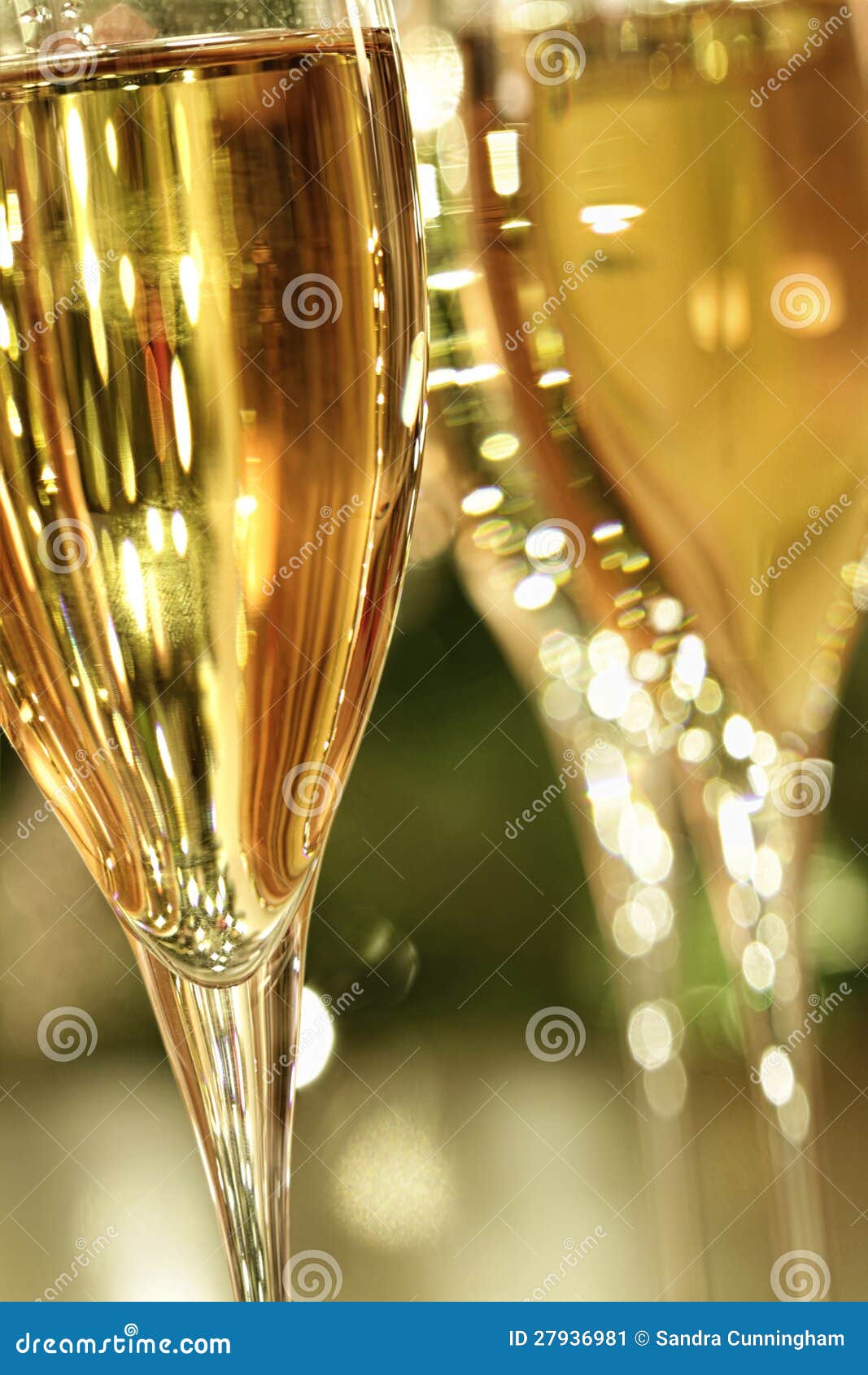 Golden champagne sparkle stock image. Image of sparkle - 27936981