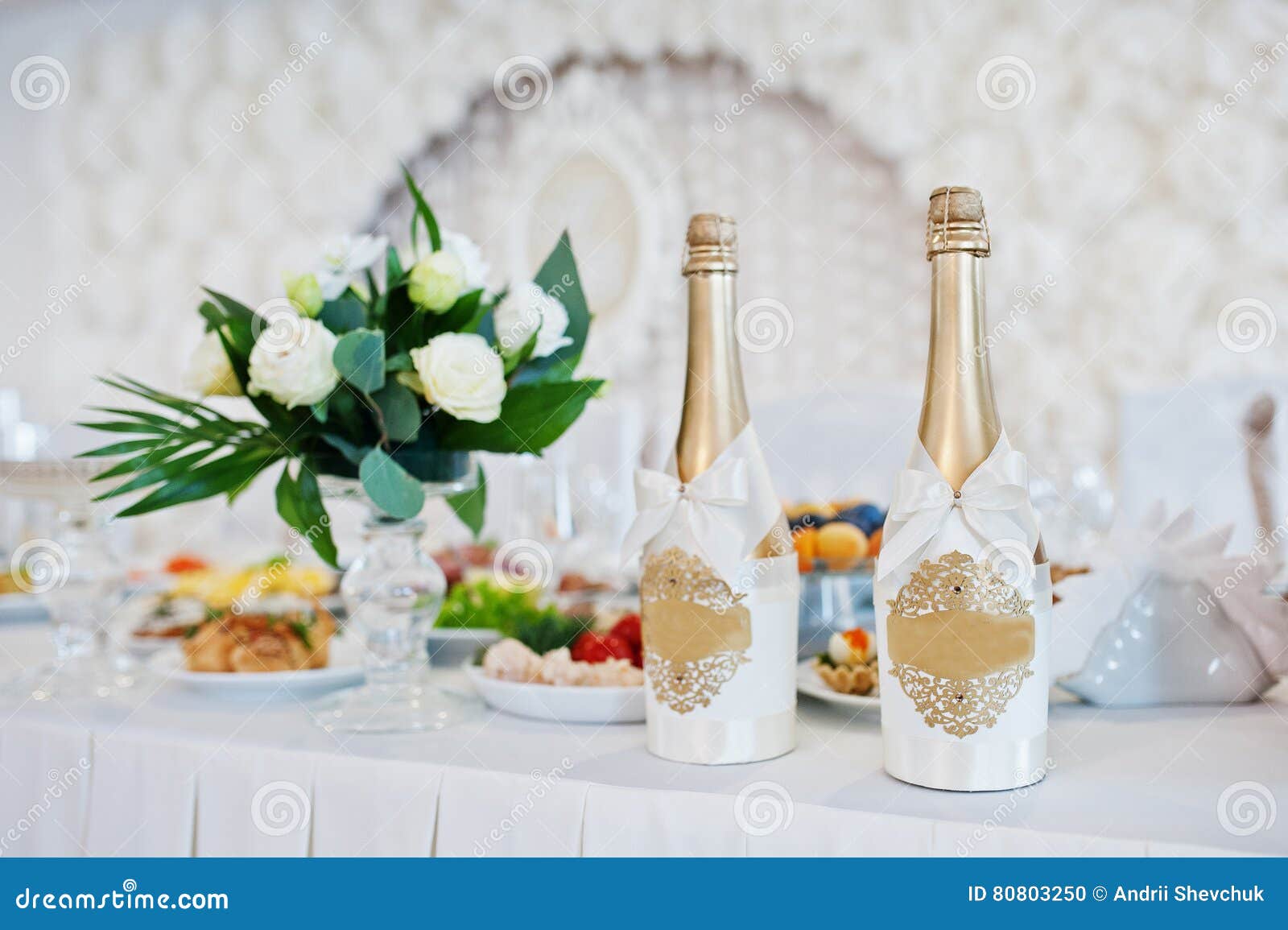 Golden Champagne at Wedding Table of Newlyweds. Stock Photo - Image of ...