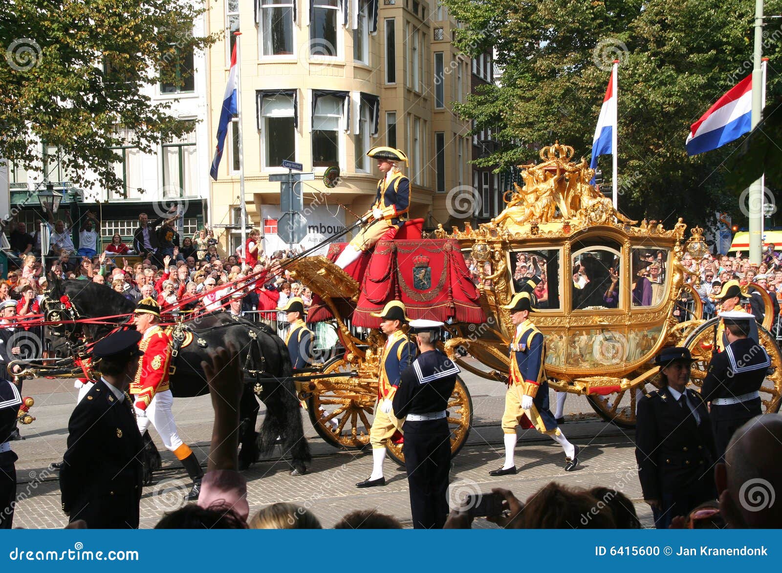 Golden Coach editorial image. Image of spectators, coach - 6415600