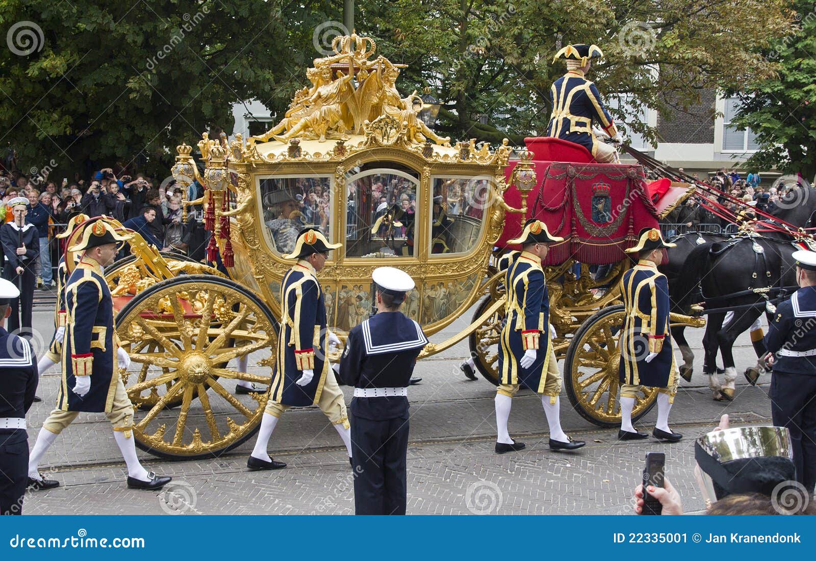 Golden Coach with Queen Beatrix Editorial Photo - Image of hague ...