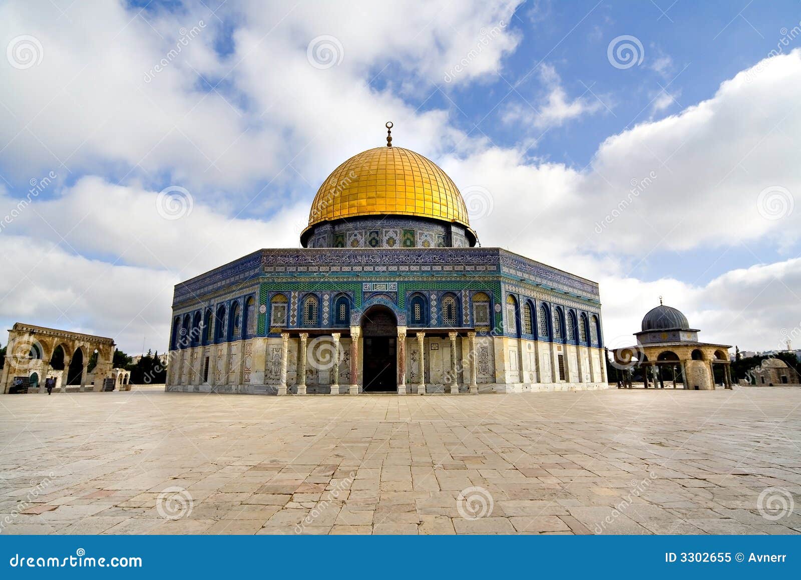 Golden Dome Mosque stock image. Image of islamic, architecture - 3302655