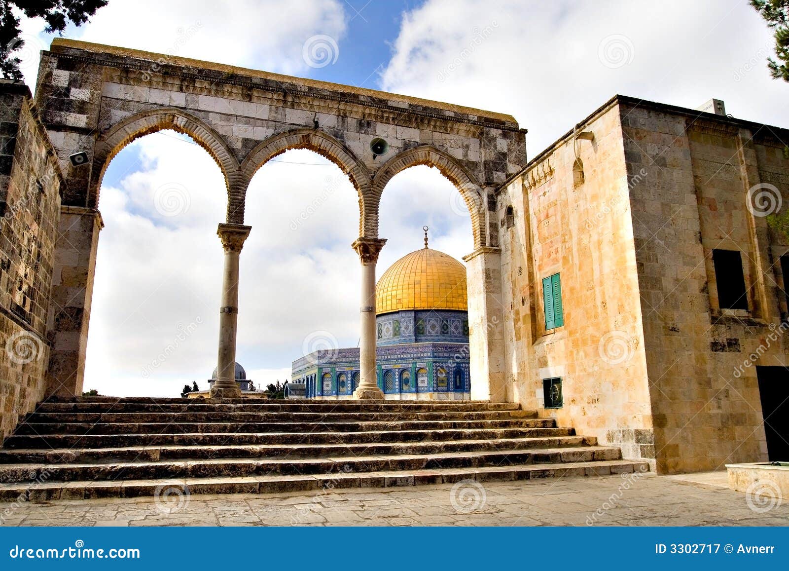 Golden Dome Mosque stock image. Image of jerusalem, golden - 3302717