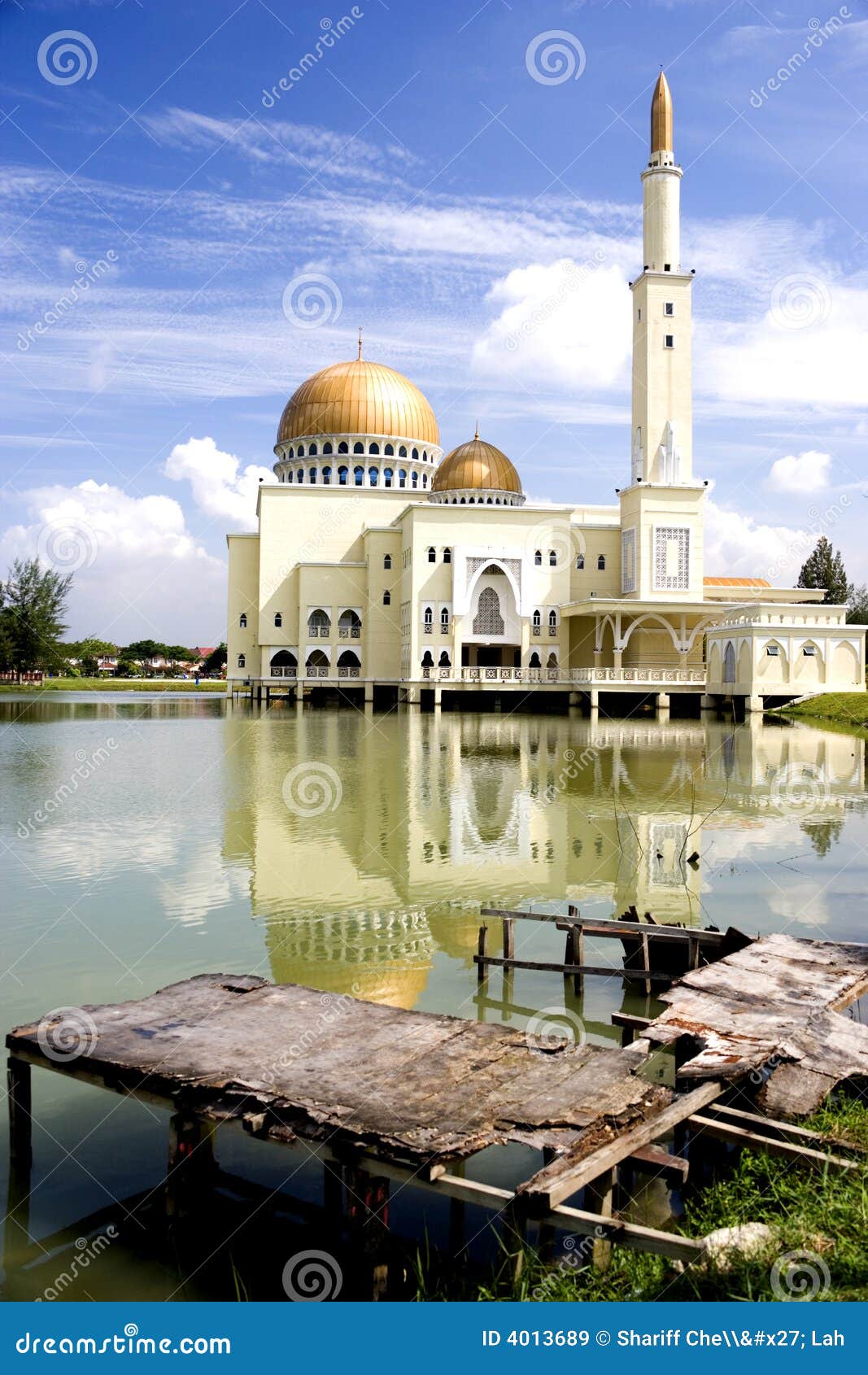 Golden Floating Mosque stock image. Image of islam, asian - 4013689