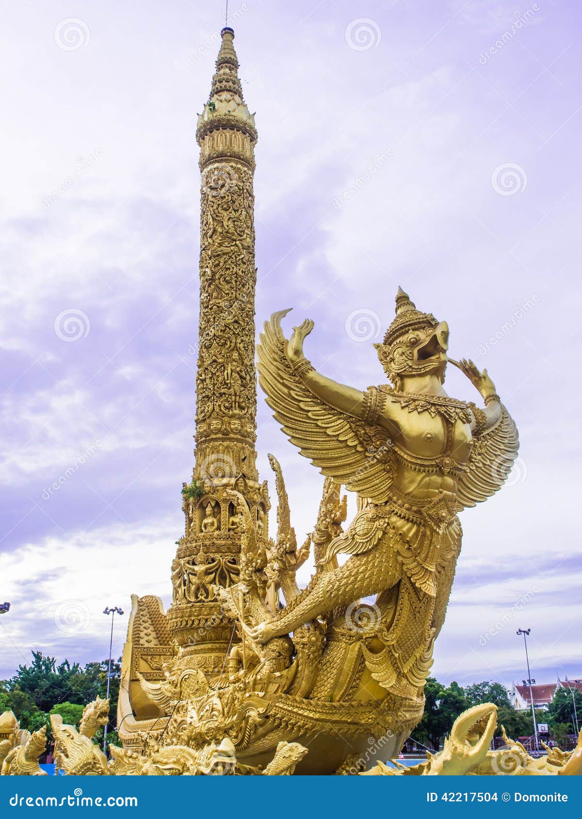 Garuda Statue In Garuda Wisnu Kencana GWK Cultural Park In Bali ...