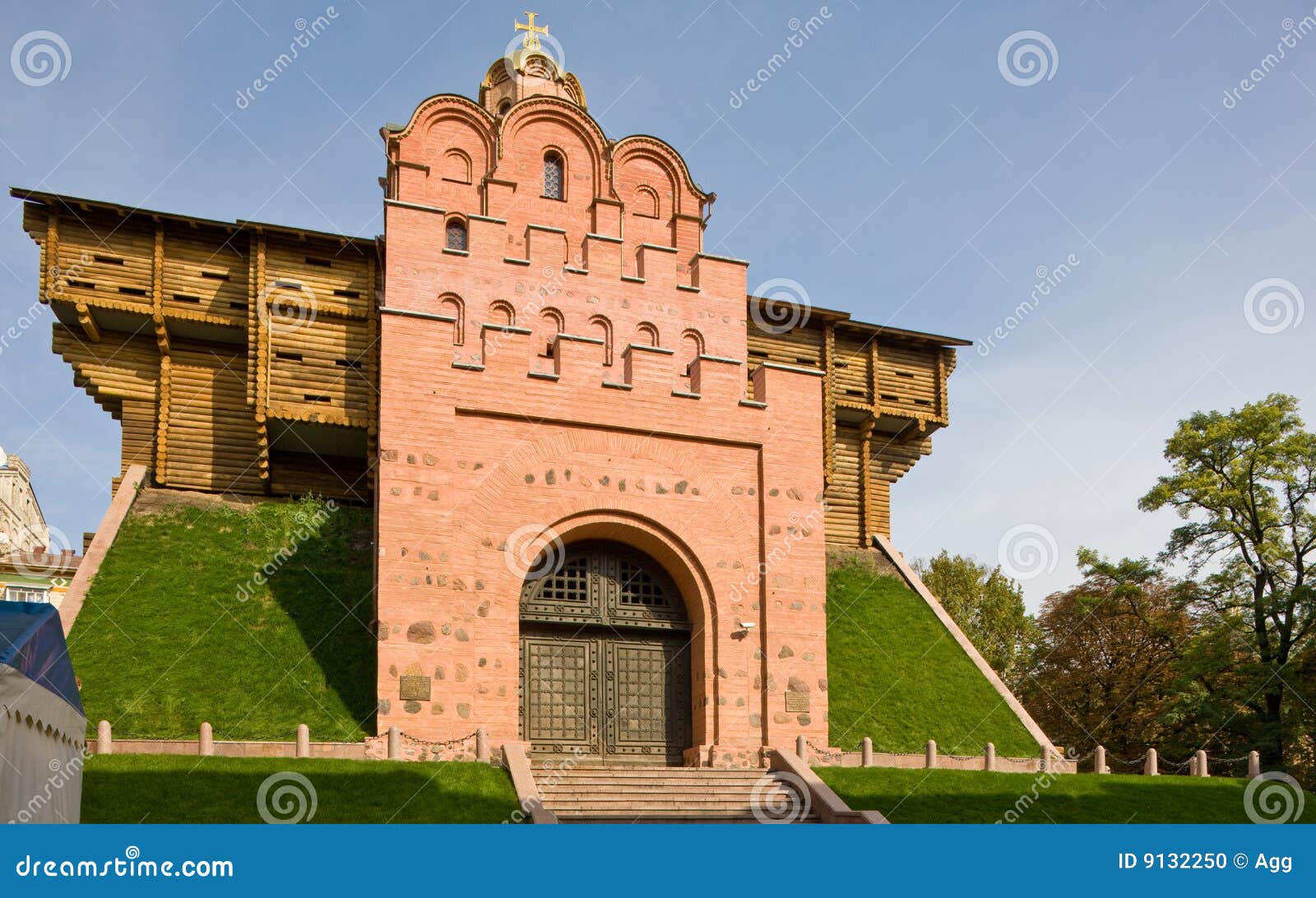 Golden gate stock photo. Image of kiev, city, kiyv, landmark - 9132250