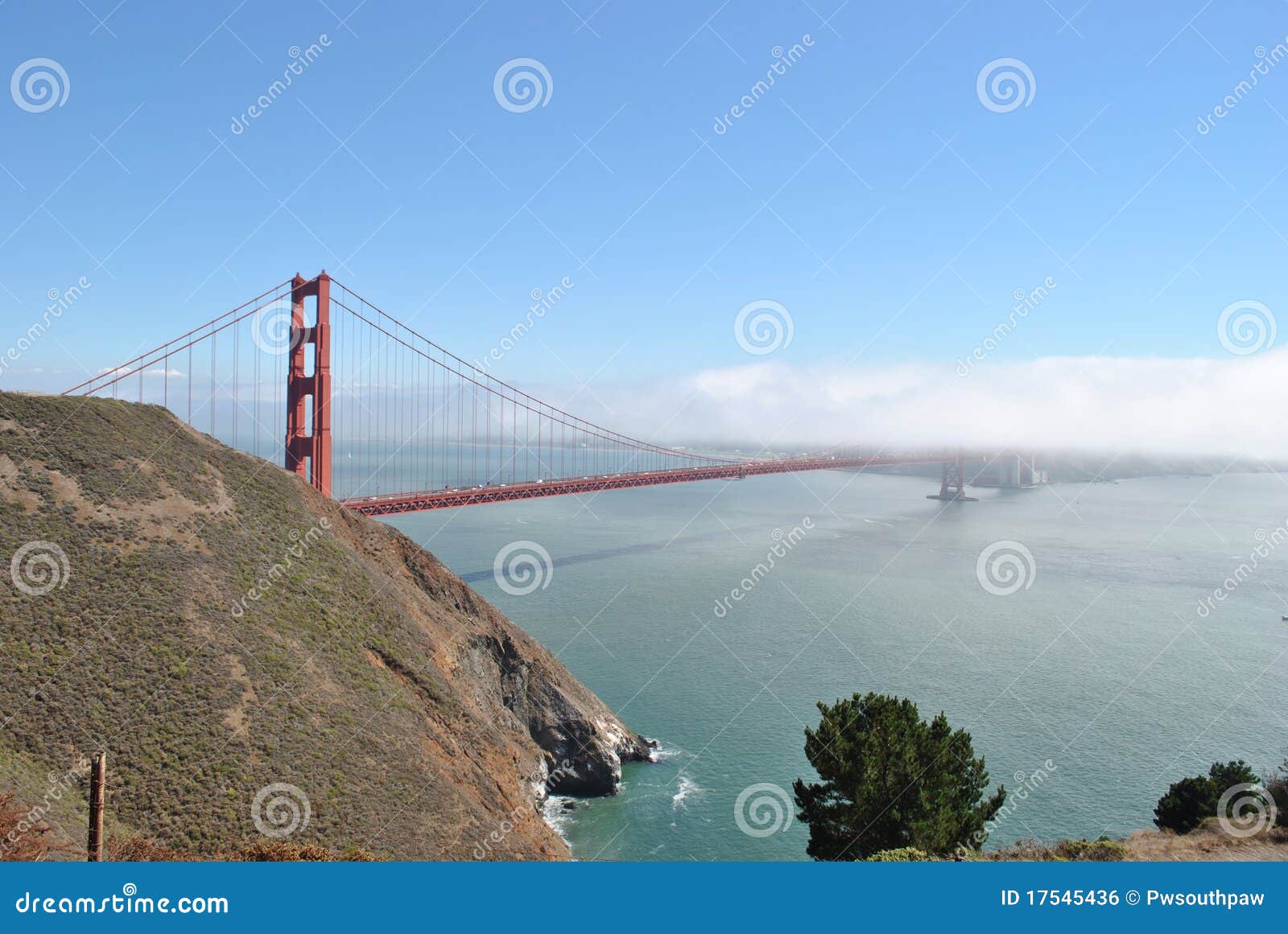 Golden Gate Bridge Dark Mist Stock Photo - Image of coast, presidio ...