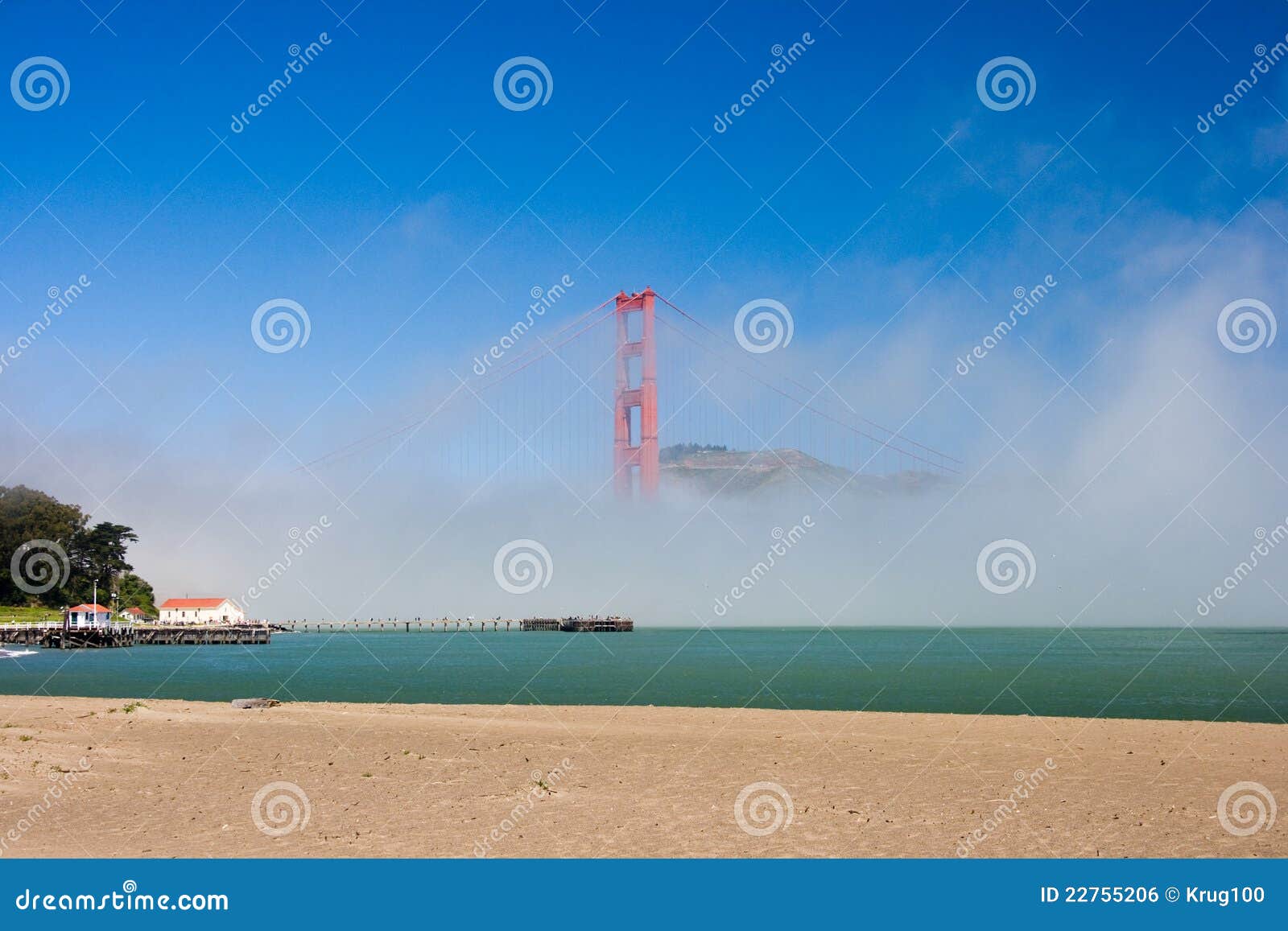 Golden Gate Bridge in a Mist Stock Photo - Image of beach, destination ...