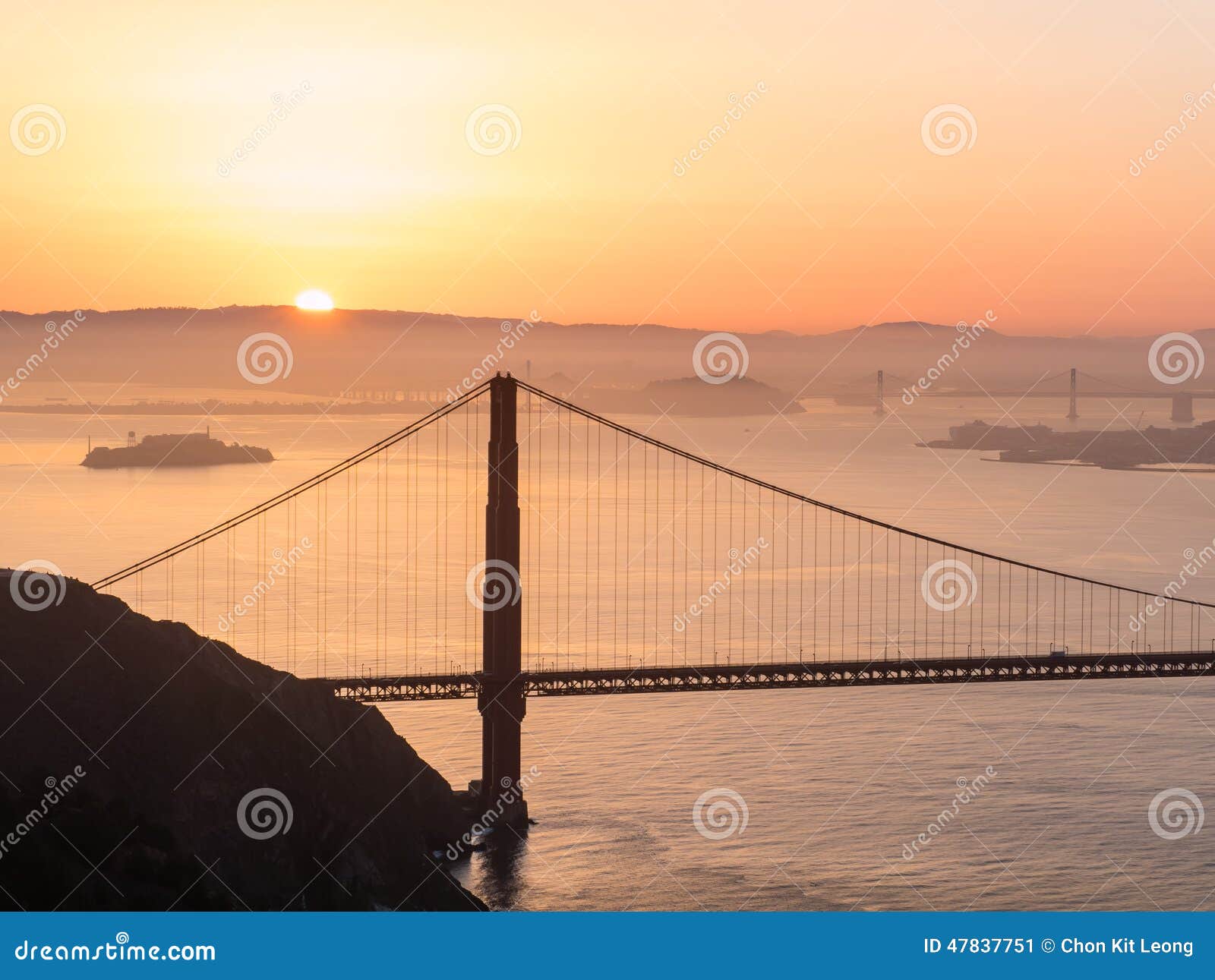 Golden gate bridge, SFO imagem de stock. Imagem de console - 47837751