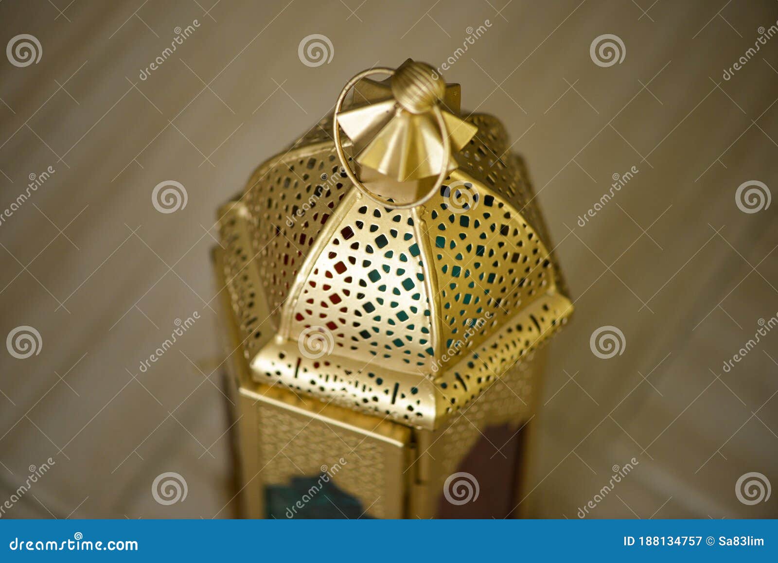 Golden Islamic Arabic Lanterns Stock Image - Image of glass, lanterns ...